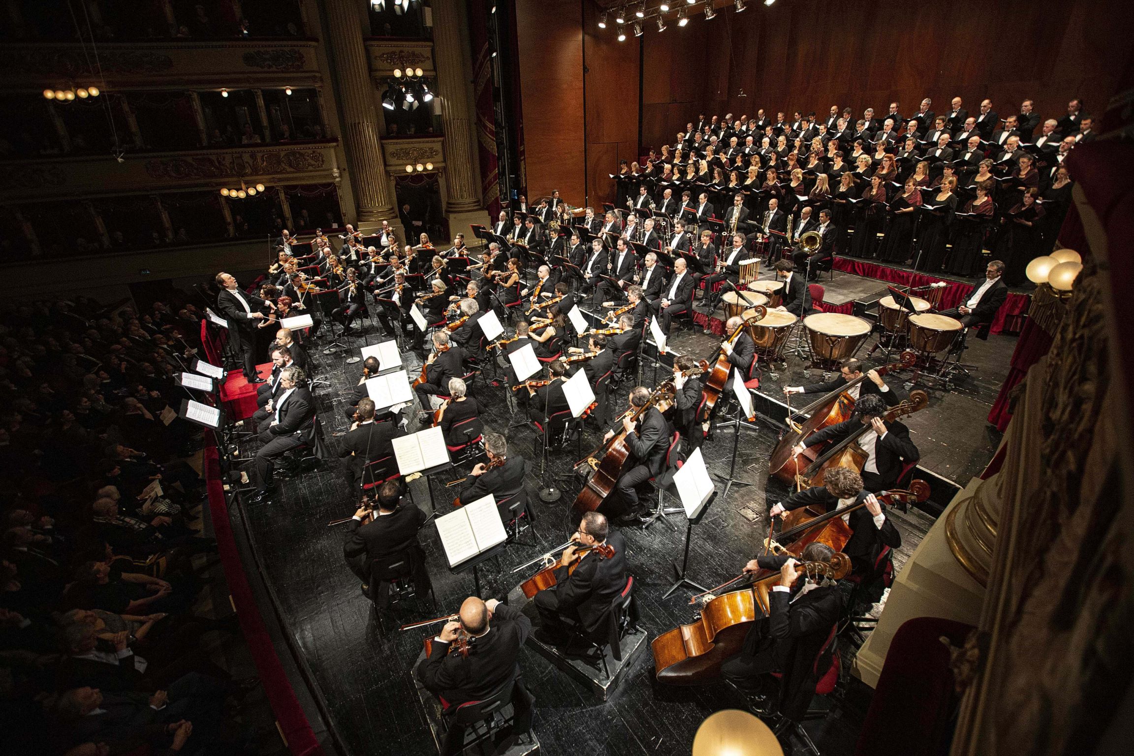 Arena Il Teatro Alla Scala Debutta Allarena Di Verona